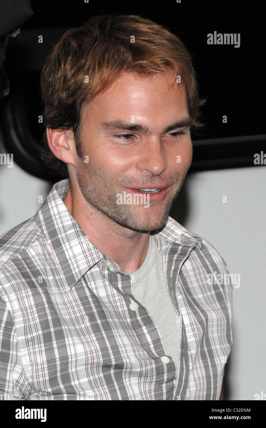 Sean William Scott arrives for a taping of TRL at the MTV Studios New ...