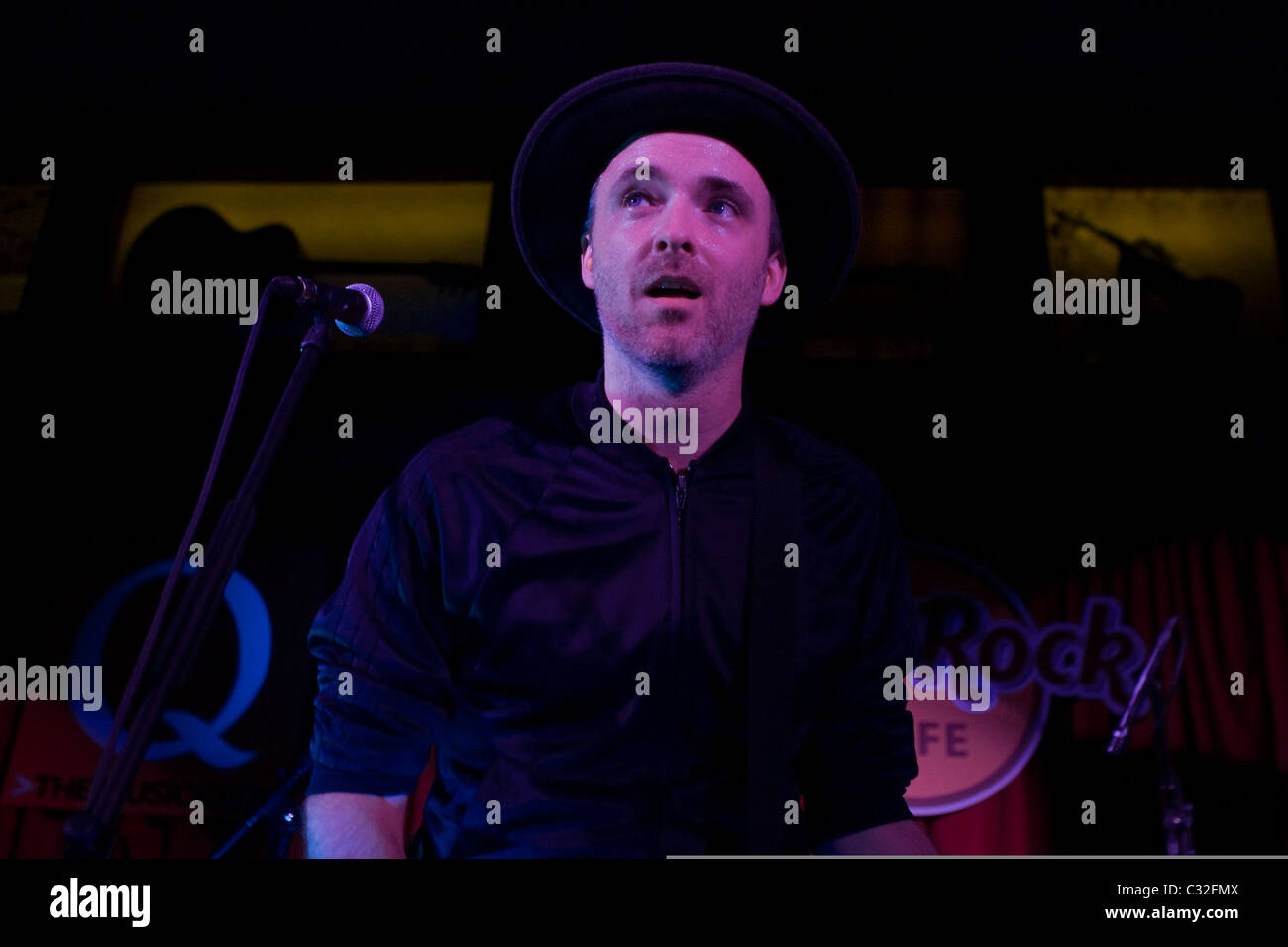 Fran healy of travis hi-res stock photography and images - Alamy