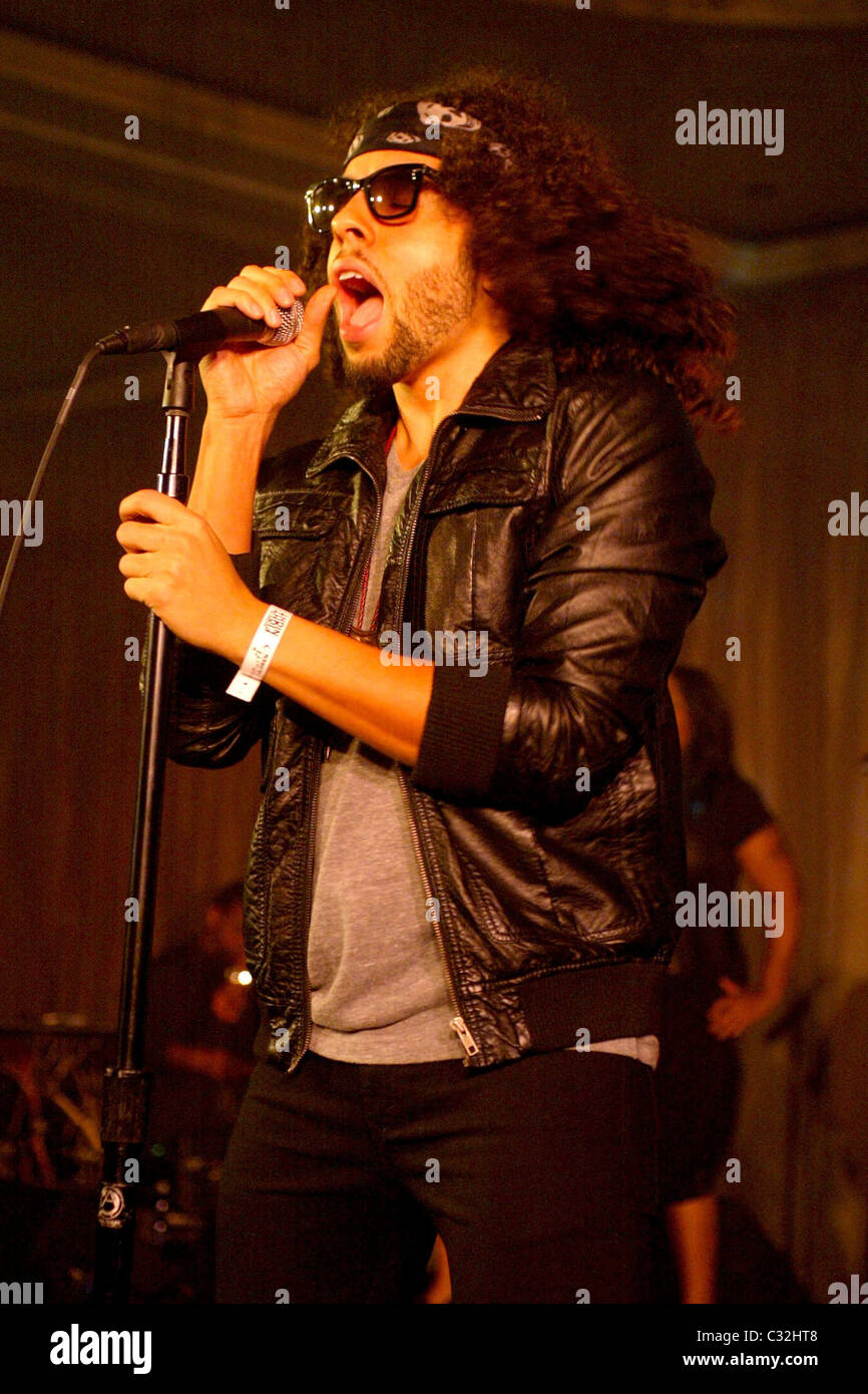 Kevin Michael performing at the 'Knock-Out Abuse' fundraiser benefiting ...