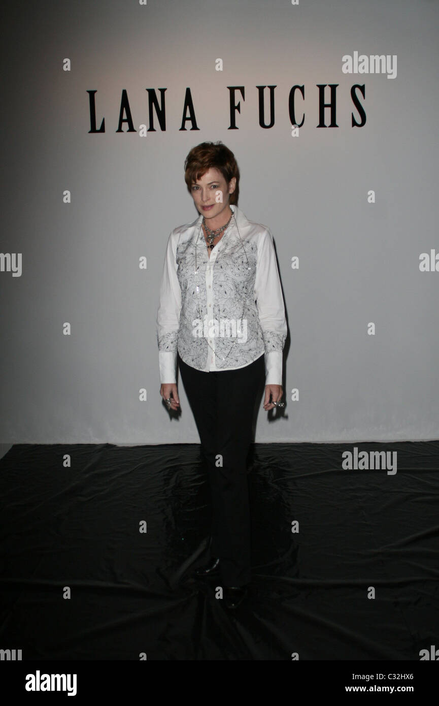 Carolyn Hennesy Mercedes-Benz LA Fashion Week Spring 2009 at Smashbox ...