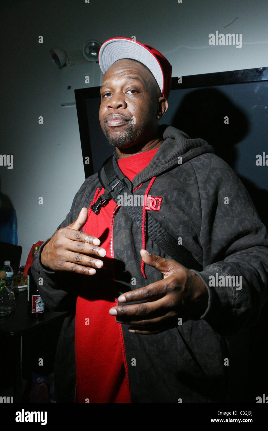Jeru the Damager performs during Revive Da Live at Le Poisson Rouge New ...