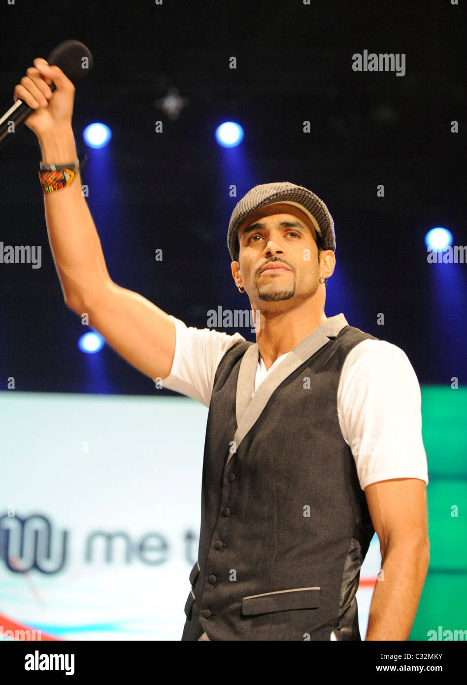 Sol Guy Free The Children's National Me to We Day at the Ricoh Coliseum ...