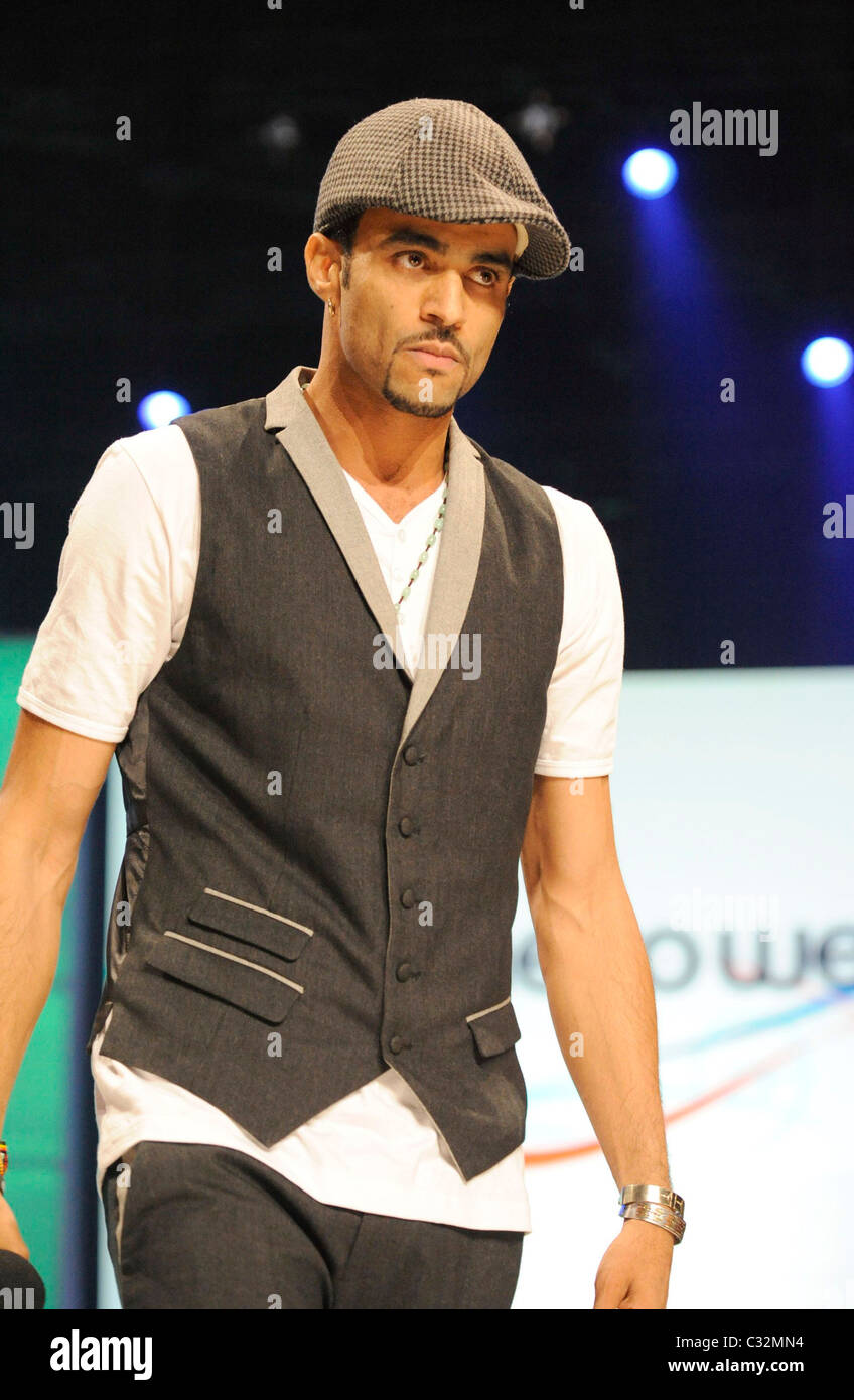 Sol Guy Free The Children's National Me to We Day at the Ricoh Coliseum ...