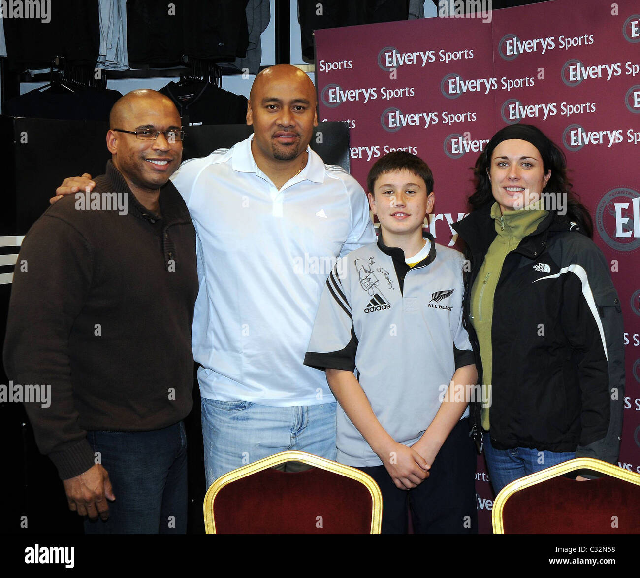 Rugby legend Jonah Lomu meets fans and signs autographs at Elverys ...