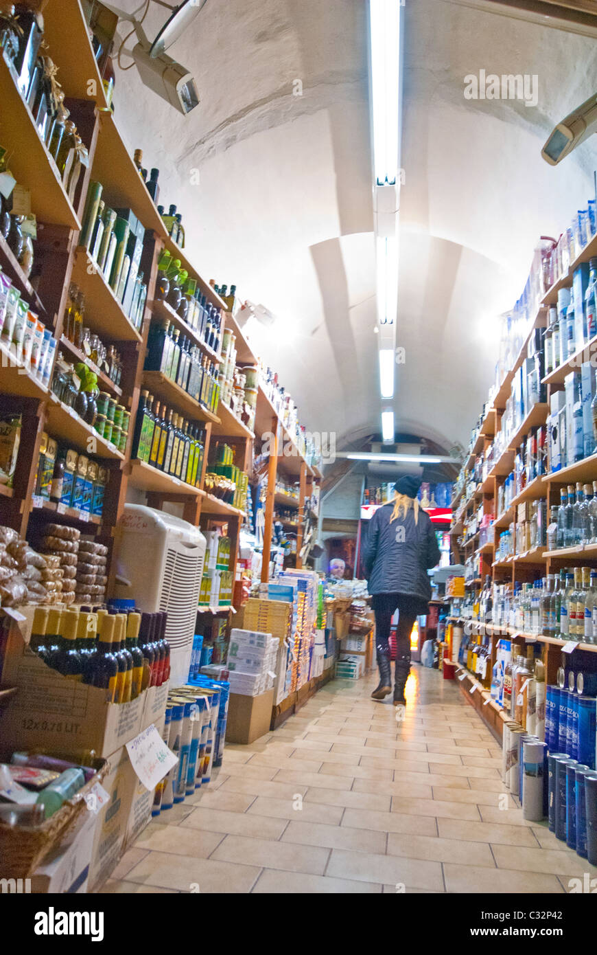 Athens (/ˈæθɨnz/;[2] Modern Greek: Αθήνα, Athína, IPA: [aˈθina ...