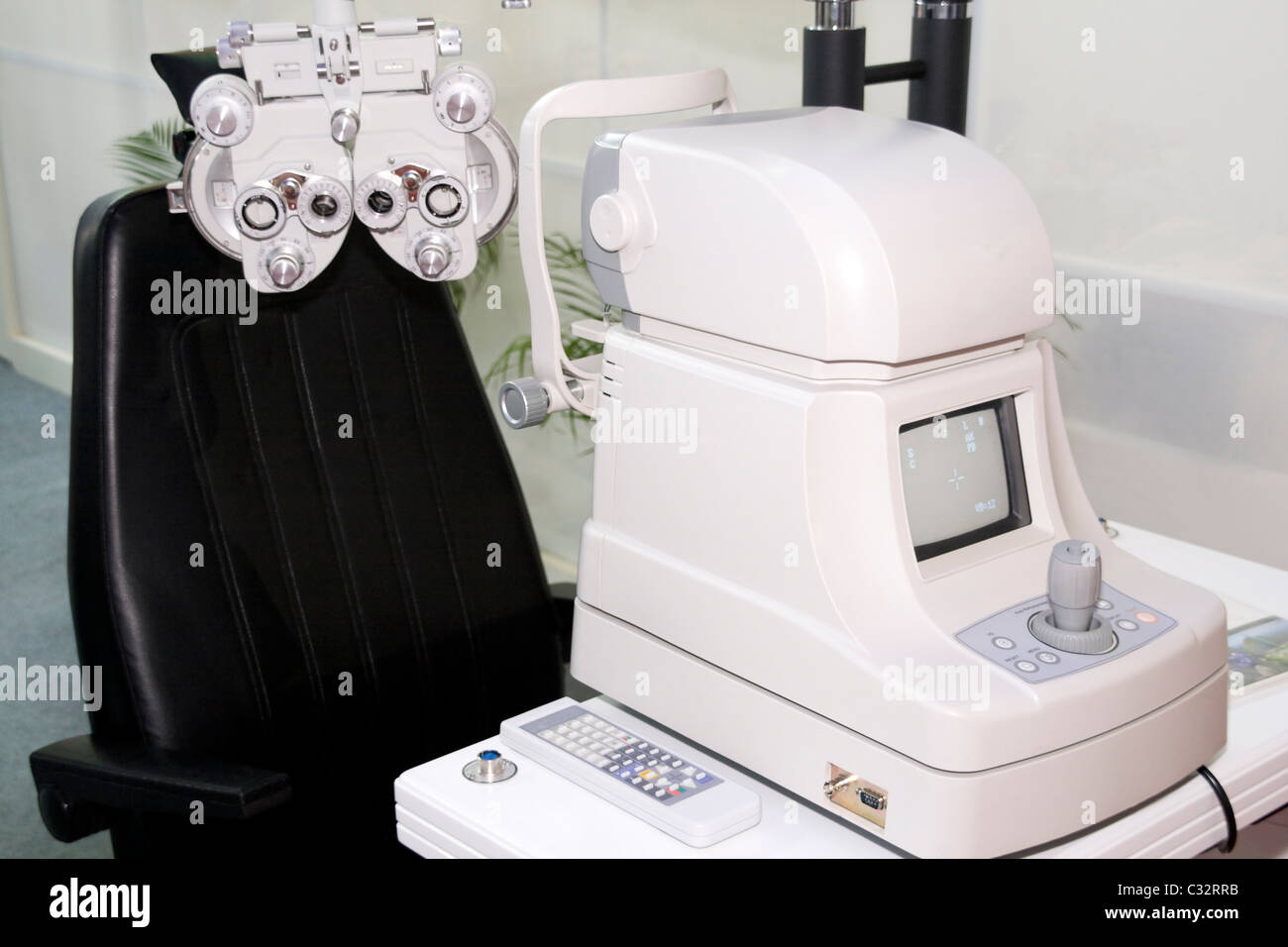 devices in the clinic of the sight-testing Stock Photo - Alamy