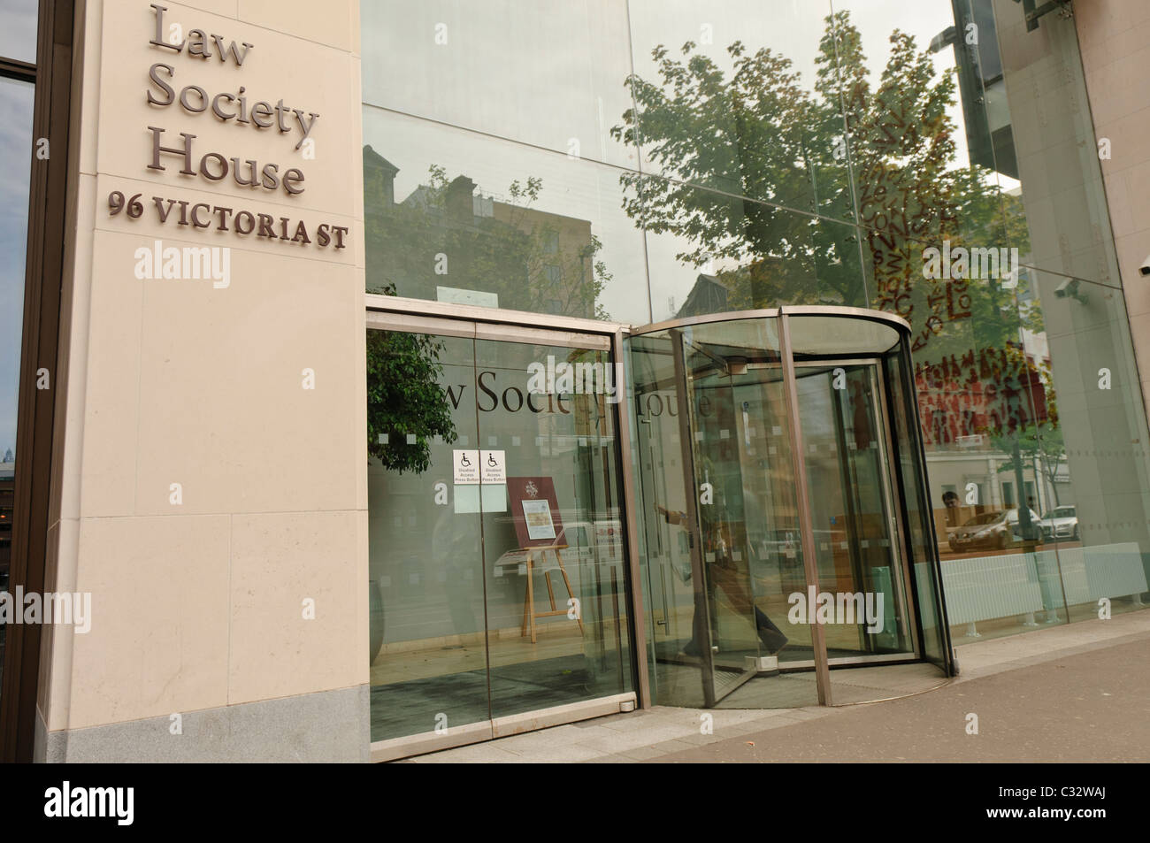 Belfast law courts hi-res stock photography and images - Alamy