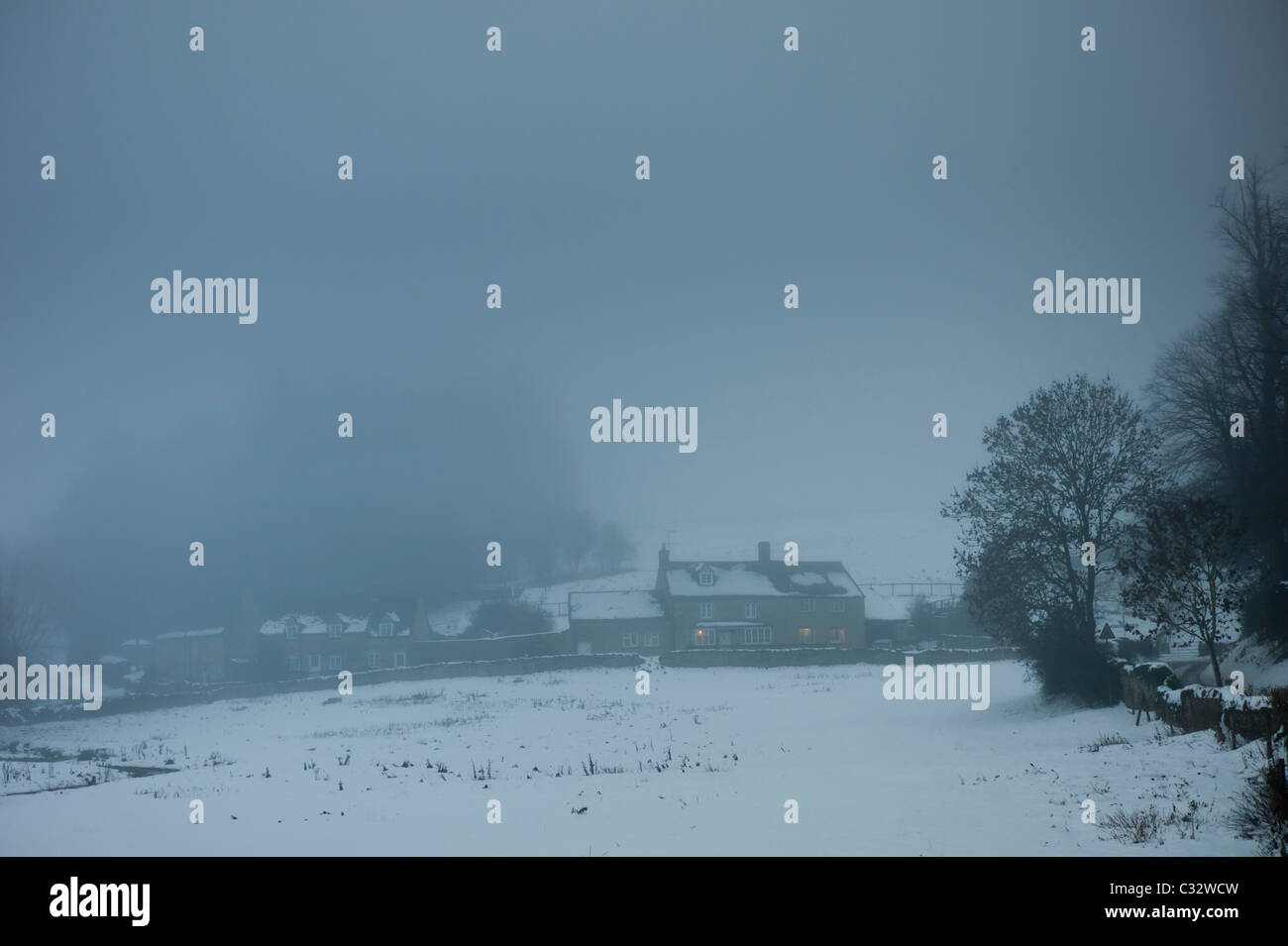 Foggy scenes hi-res stock photography and images - Alamy