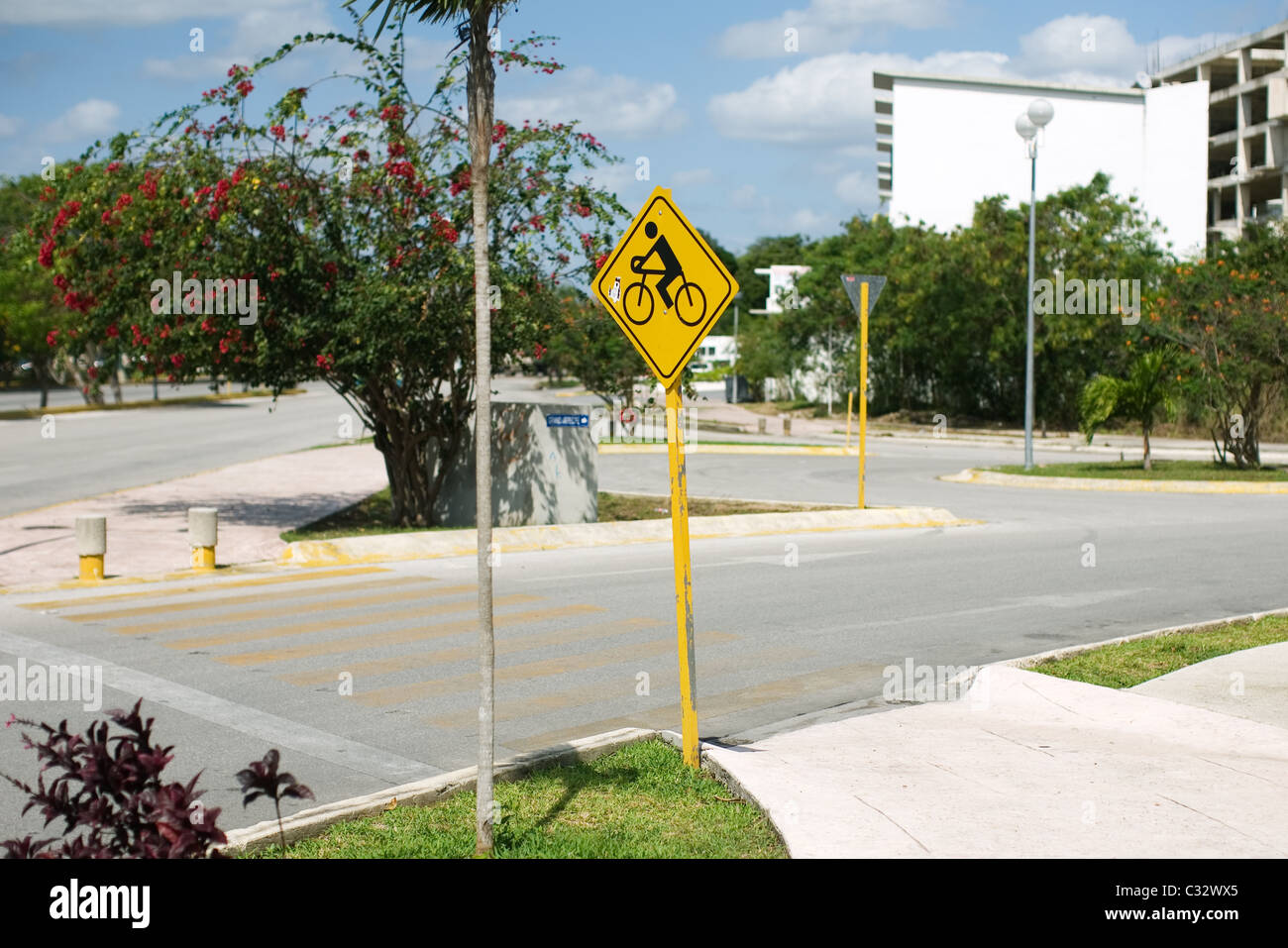 Access road cycle path hi-res stock photography and images - Alamy
