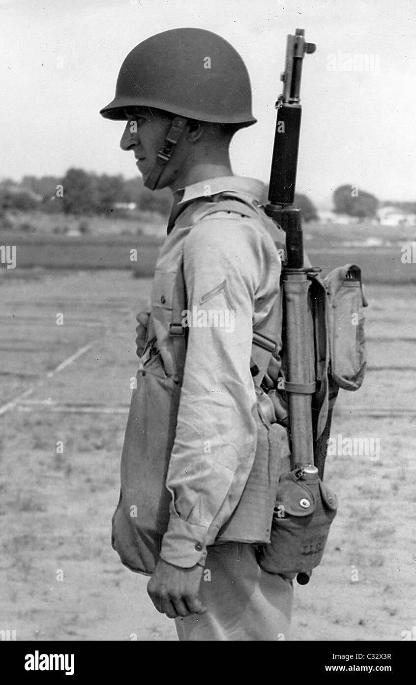Ww2 american soldier hi-res stock photography and images - Alamy