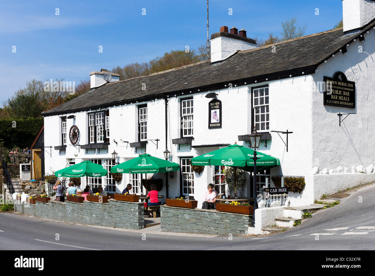 Brown horse windermere hi-res stock photography and images - Alamy