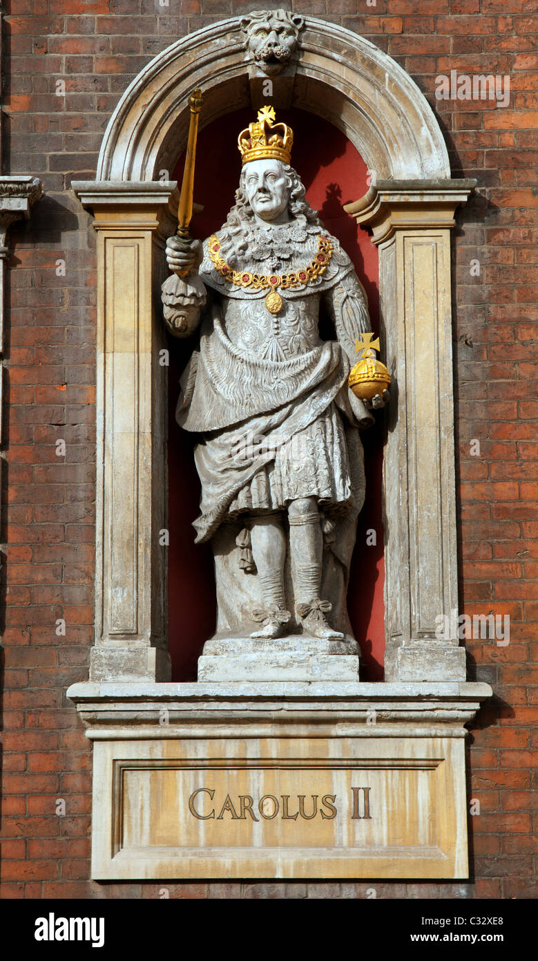 King charles ll hi-res stock photography and images - Alamy