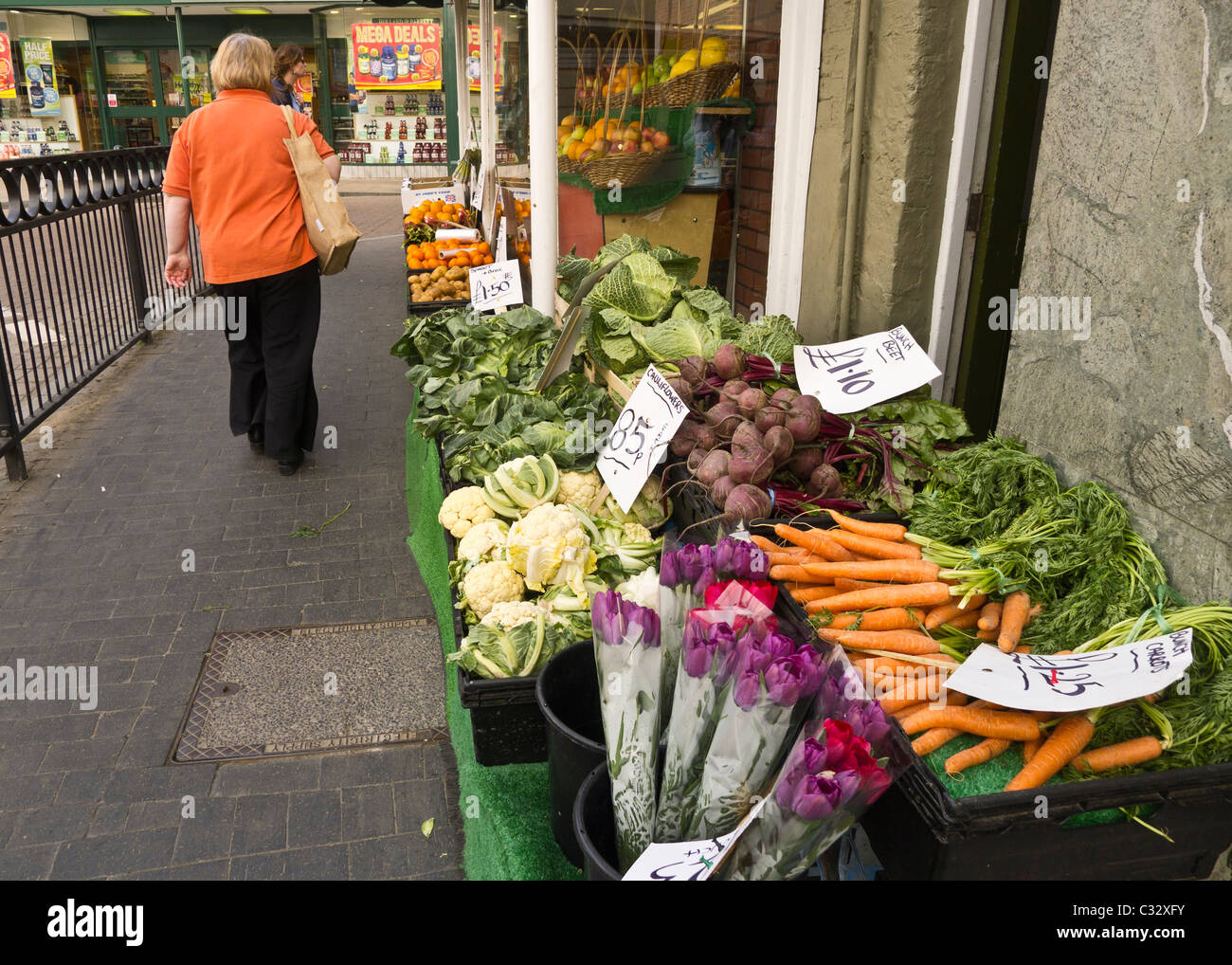 Green grocer high street hi-res stock photography and images - Alamy