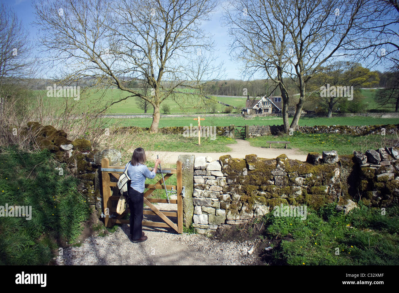 Wooden gate path pathway hi-res stock photography and images - Alamy