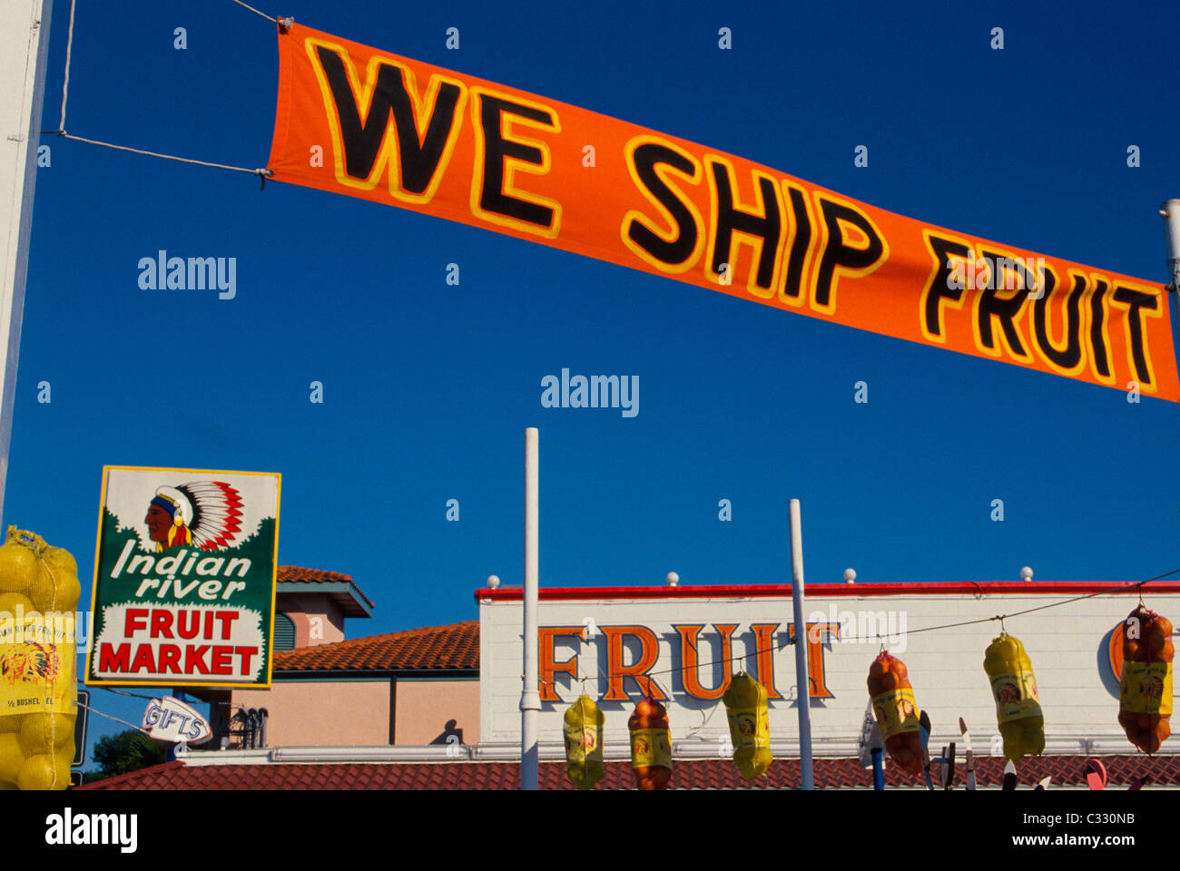 Indian river fruit stand hi-res stock photography and images - Alamy