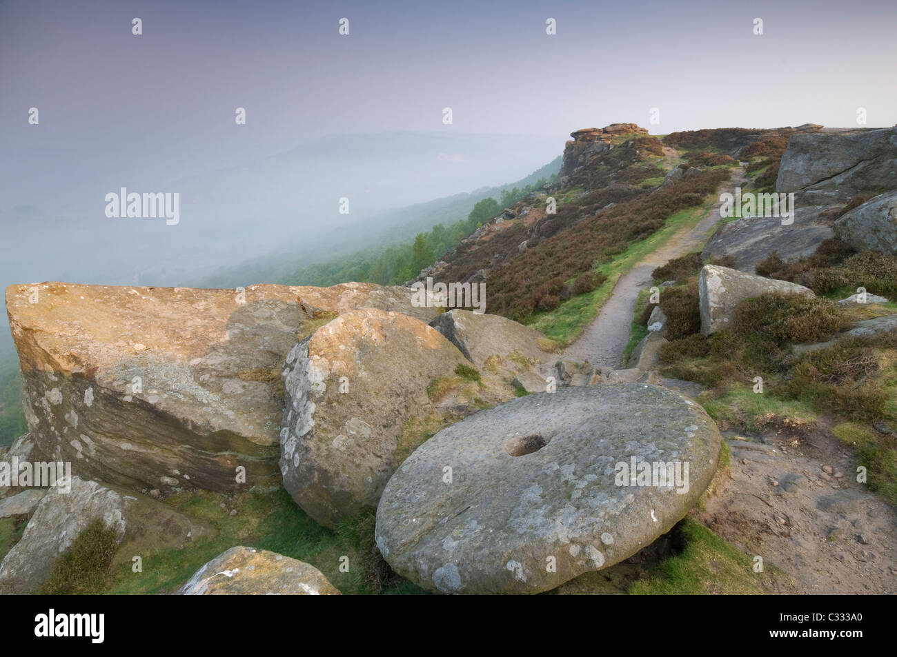 Curbar edge hi-res stock photography and images - Alamy