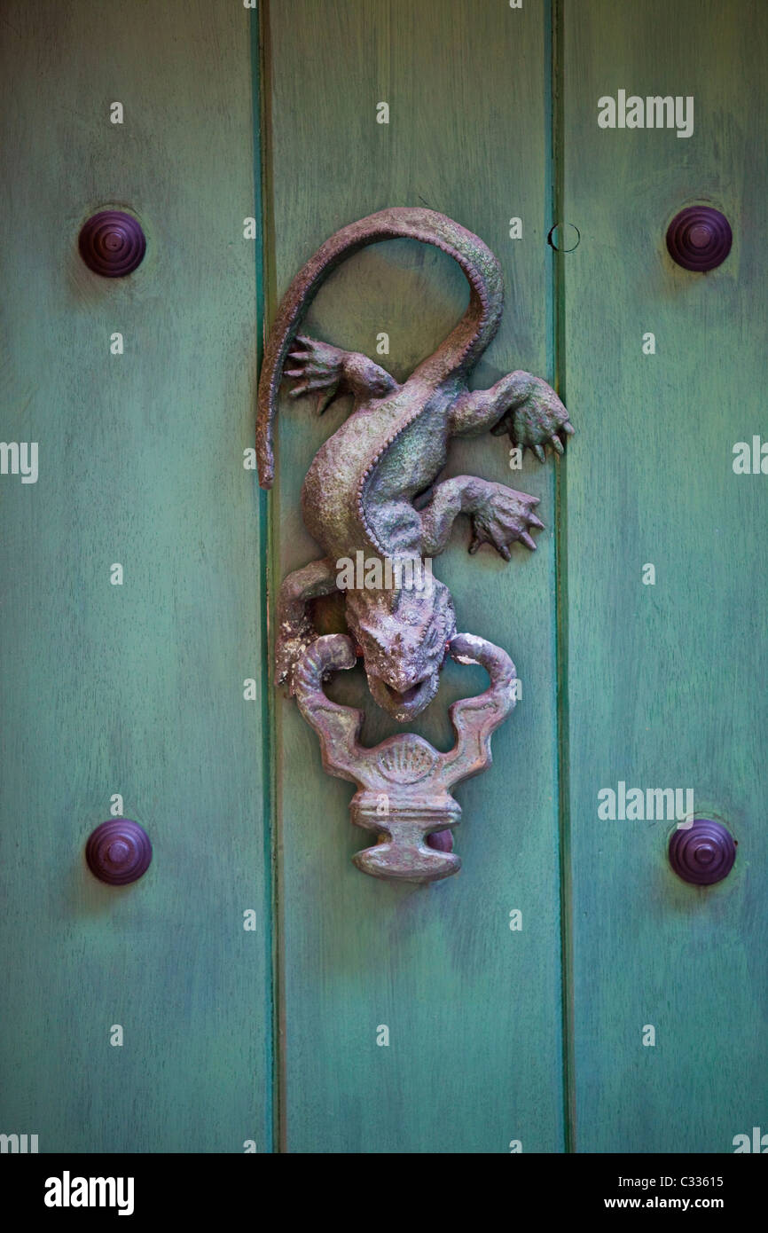 Lizard door knocker hi-res stock photography and images - Alamy