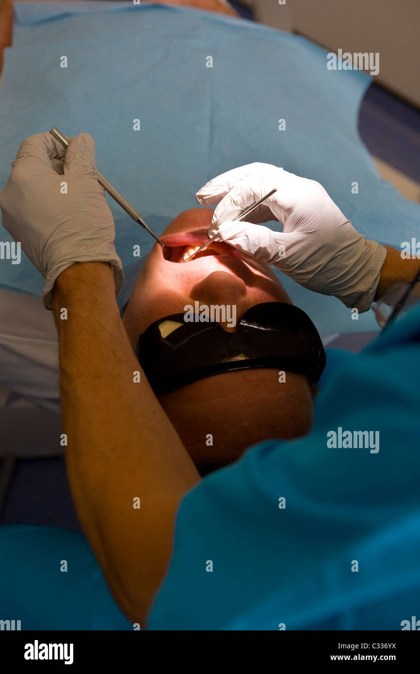 Dentist surgery inside barkatine poly hi-res stock photography and ...