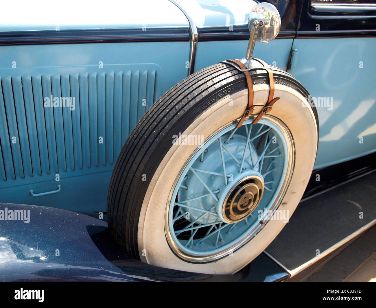 Auto isolation hi-res stock photography and images - Alamy