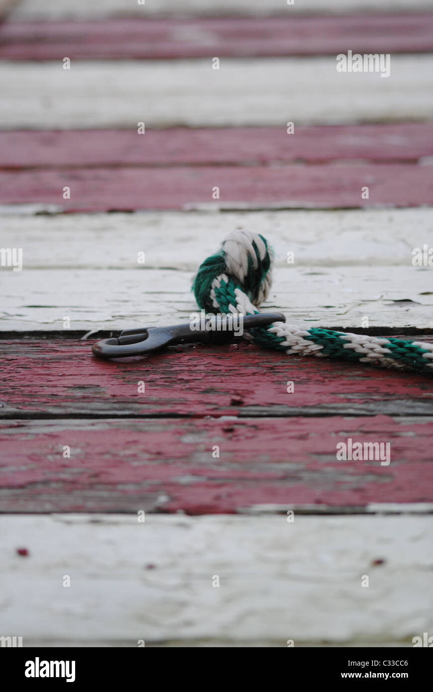 rope on the dock Stock Photo - Alamy