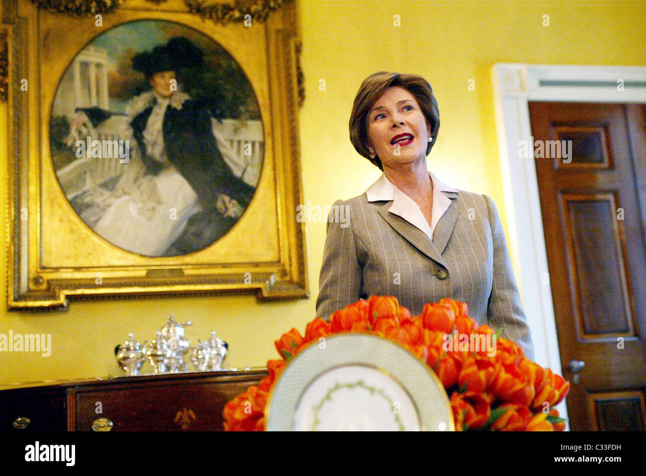 News rimmed hi-res stock photography and images - Alamy