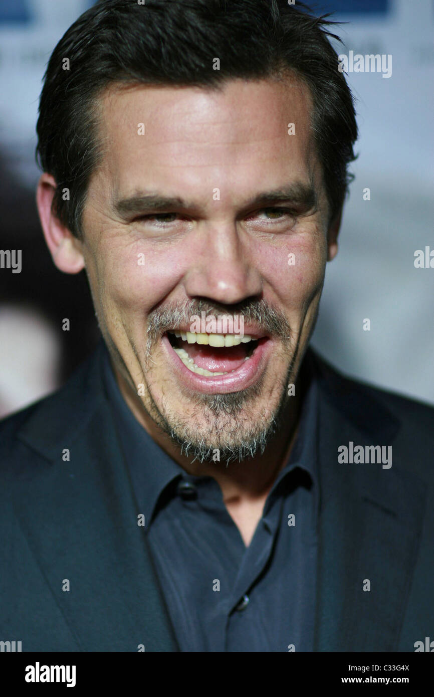 Josh Brolin Los Angeles premiere of 'Milk' at the Academy of Motion ...