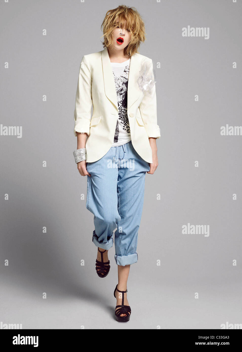 Dakota Johnson Mango El Vestido Metalizado De Dakota Johnson Tiene Su