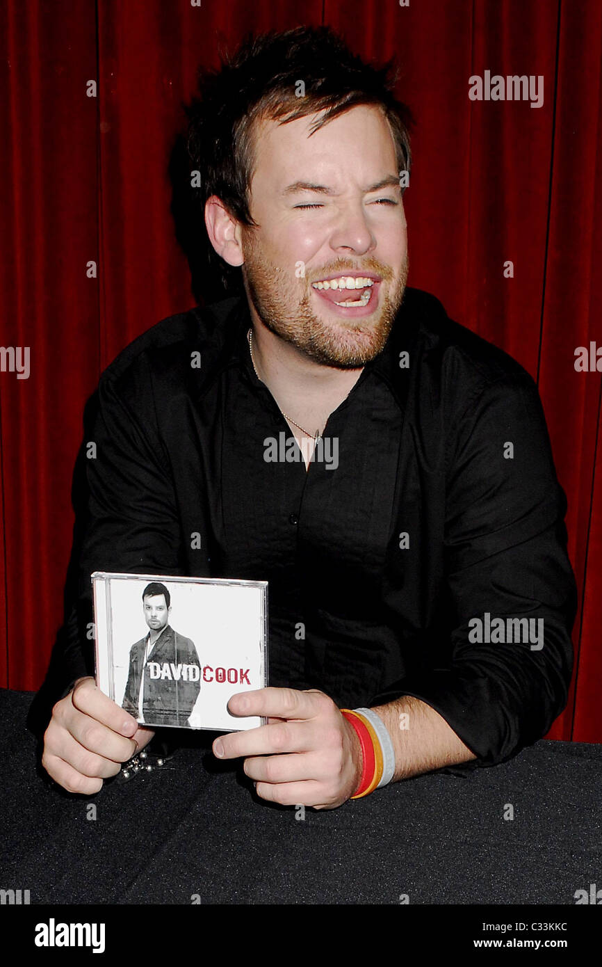 David Cook American Idol winner signs copies of his new album at Hard ...