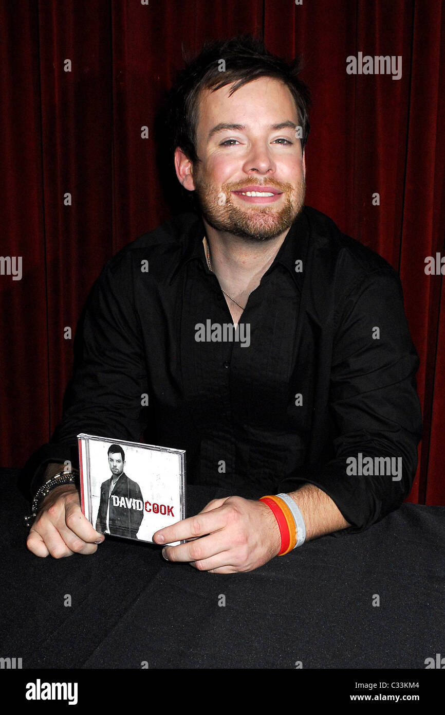 David Cook American Idol winner signs copies of his new album at Hard ...