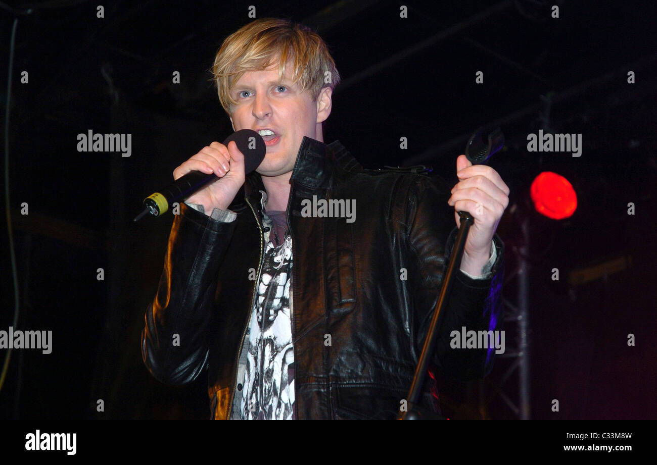 Gerard McCarthy performs Belfast Christmas Lights Switch On at Belfast ...