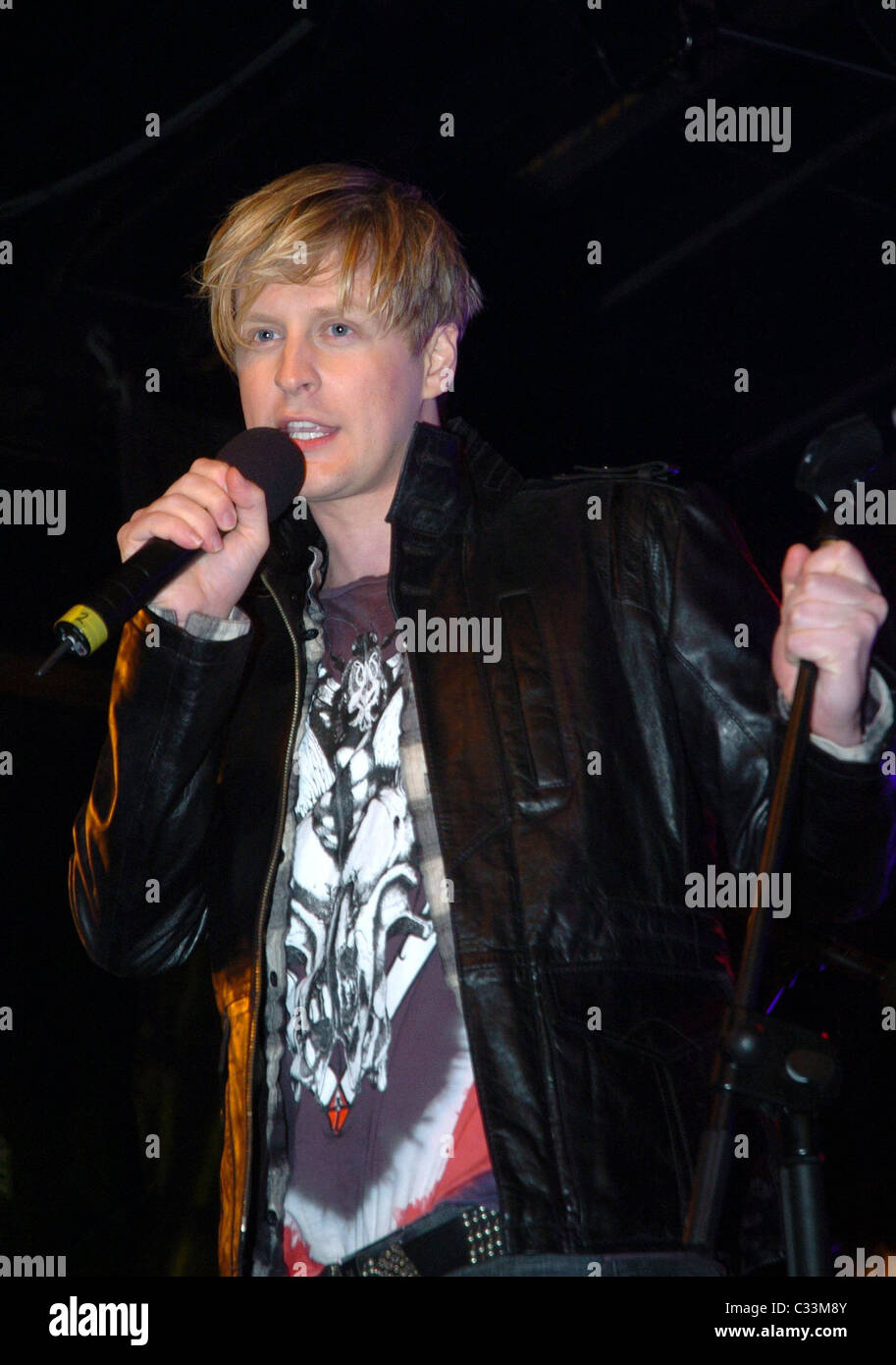 Gerard McCarthy performs Belfast Christmas Lights Switch On at Belfast ...
