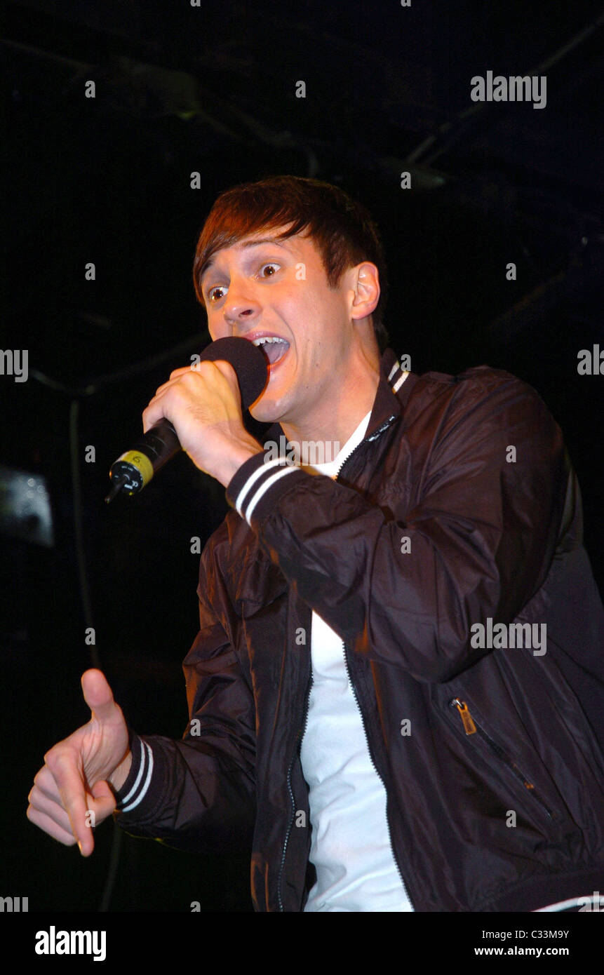 Sean Smith of Same Difference performs Belfast Christmas Lights Switch ...