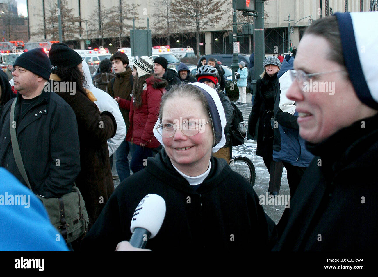 Nuns came to the scene to pray after US Airways Flight 1549 crash ...