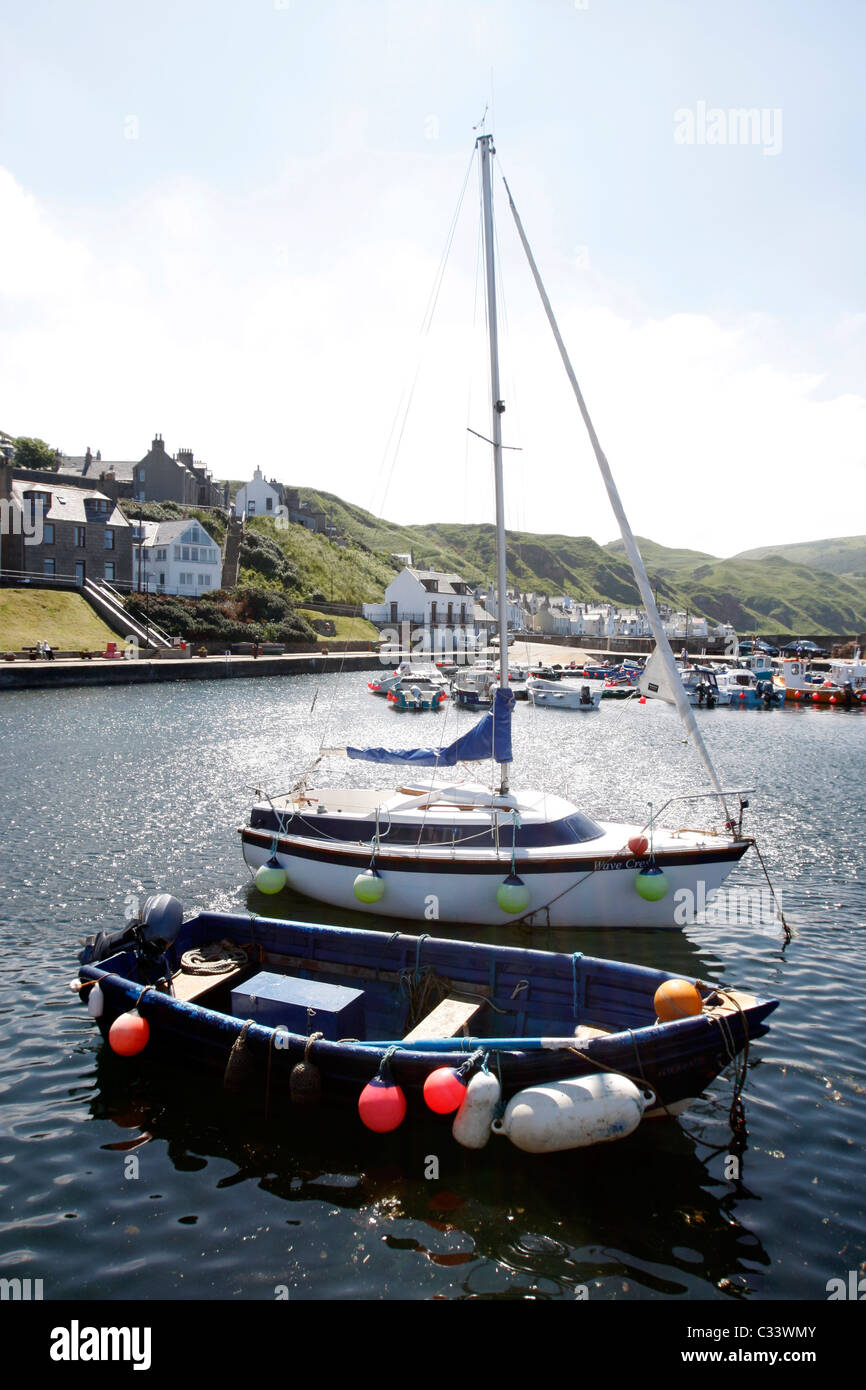 Harbour scottish hi-res stock photography and images - Alamy