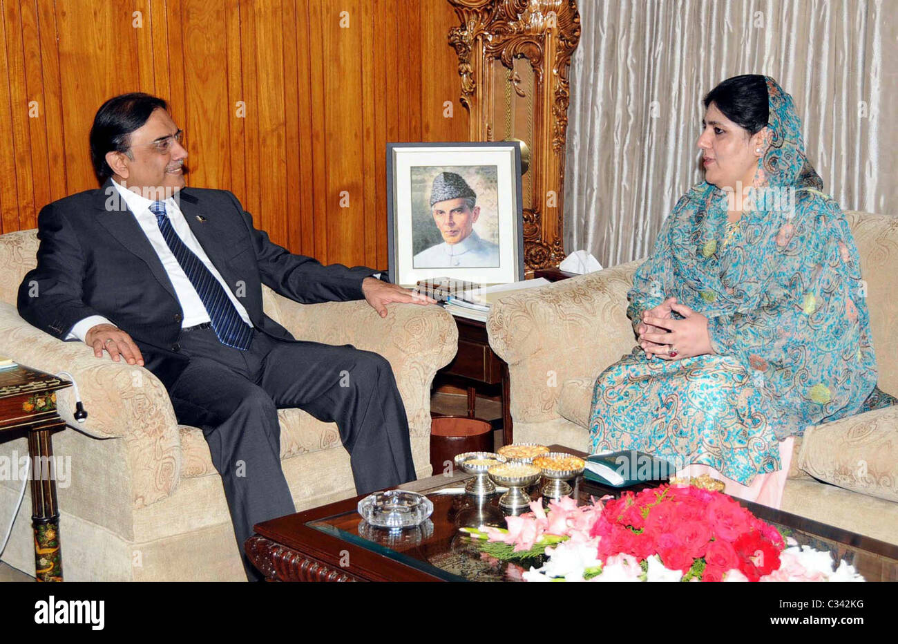 Mna mahreen anwar raja islamabad hi-res stock photography and images ...