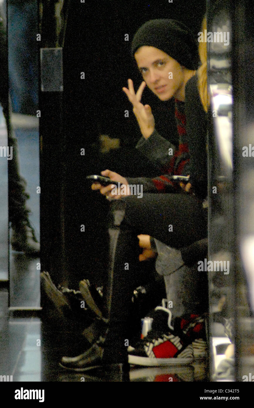 Samantha Ronson at Christian Dior Boutique in Beverly Hills with her ...