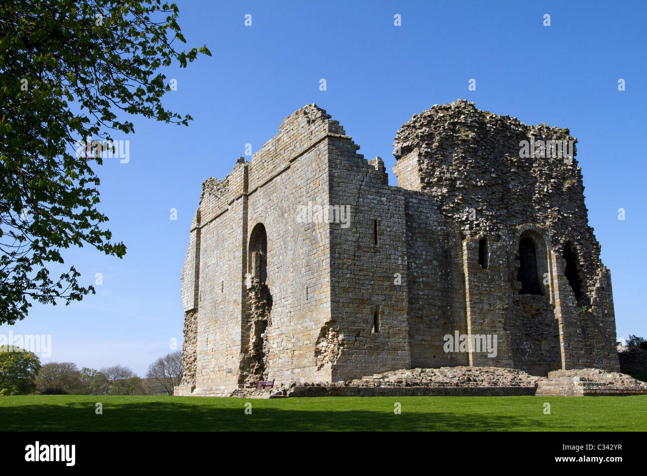 Bowes Castle, The impressive ruins of Henry II's 12th-century keep, on ...