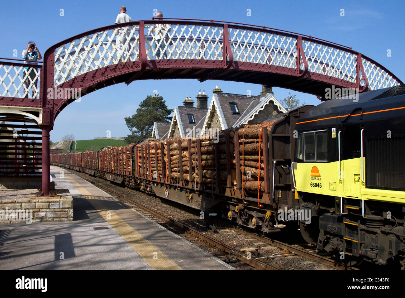 Timber moved by rail hi-res stock photography and images - Alamy