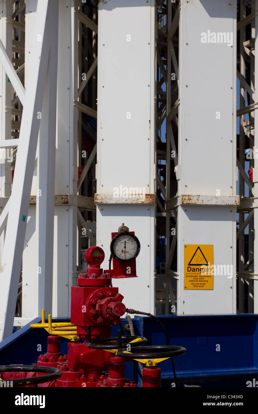 Self-equalizing surface-controlled subsurface Drilling equipment at ...