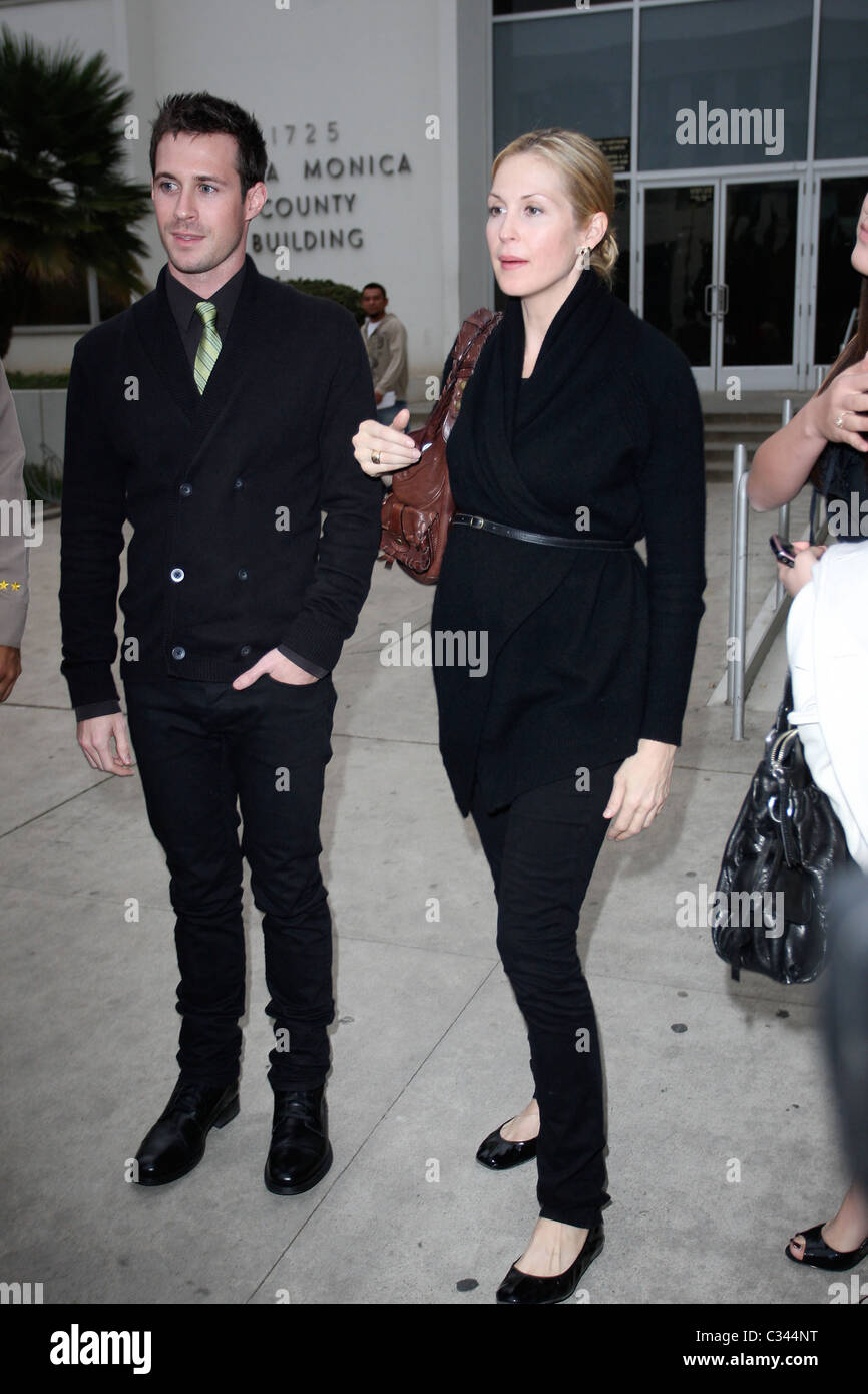 Gossip Girl' star Kelly Rutherford returns to Santa Monica Superior ...