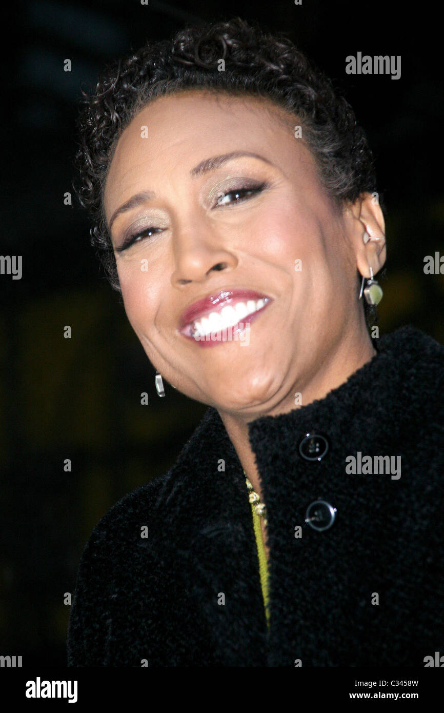 Robin Roberts outside ABC's 'Good Morning America' in Times Square New ...