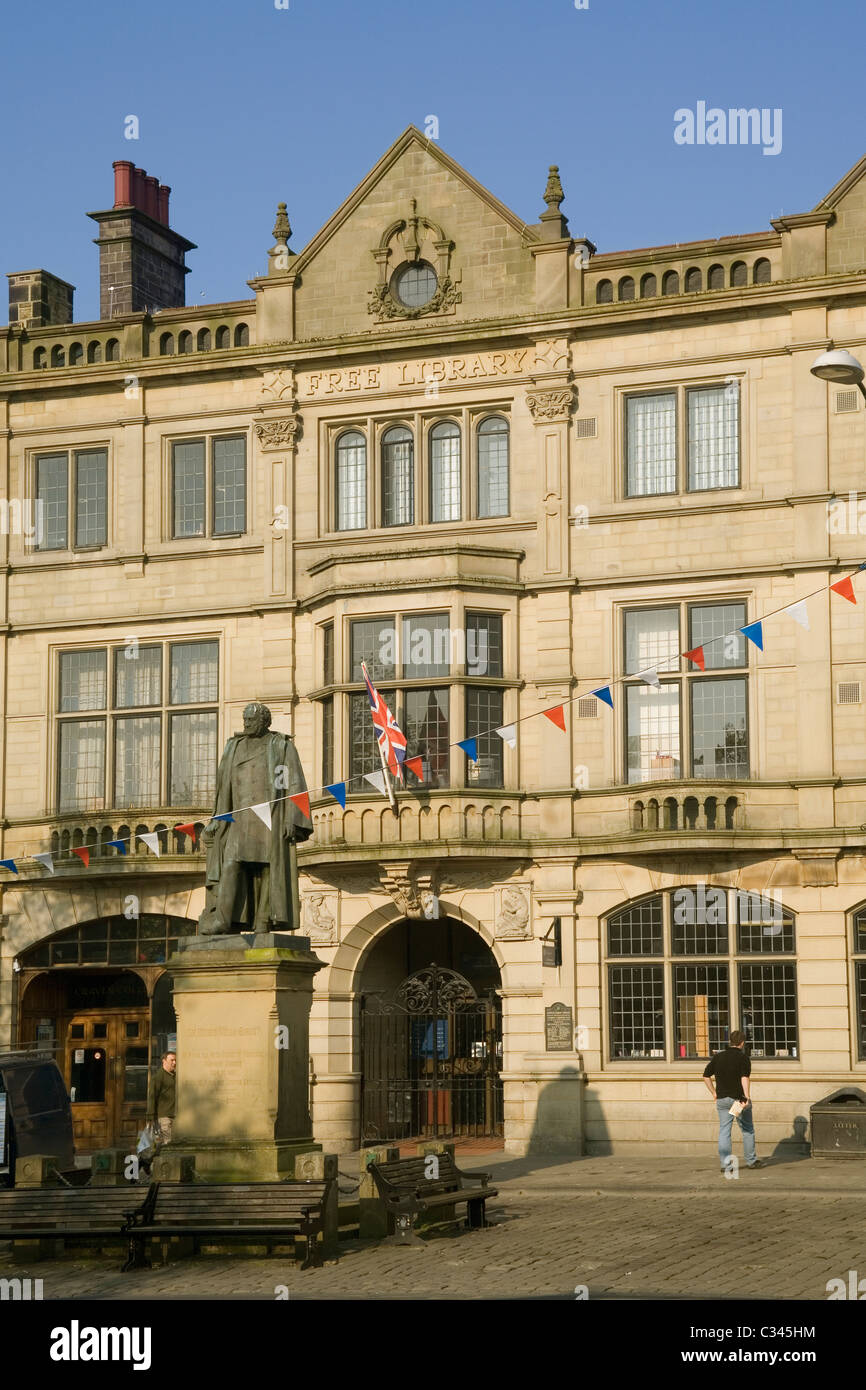 High street skipton hi-res stock photography and images - Alamy