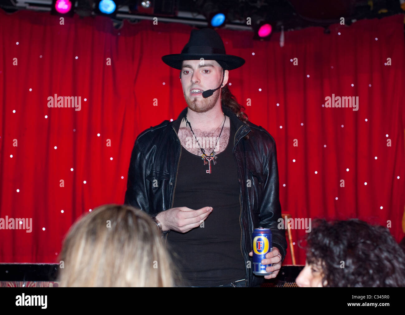 Contortionist hi-res stock photography and images - Alamy