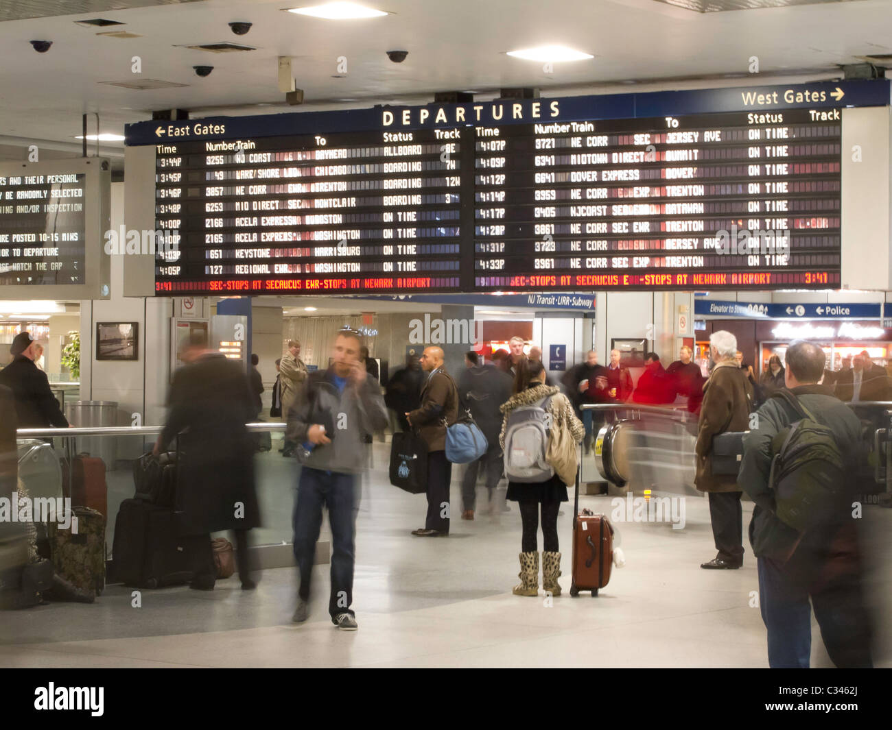 Passengers waiting amtrak station hi-res stock photography and images ...