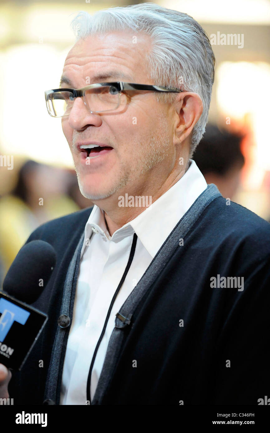 Elmer Olsen hosts Canada's Next Top Model casting call at Fairview Mall ...