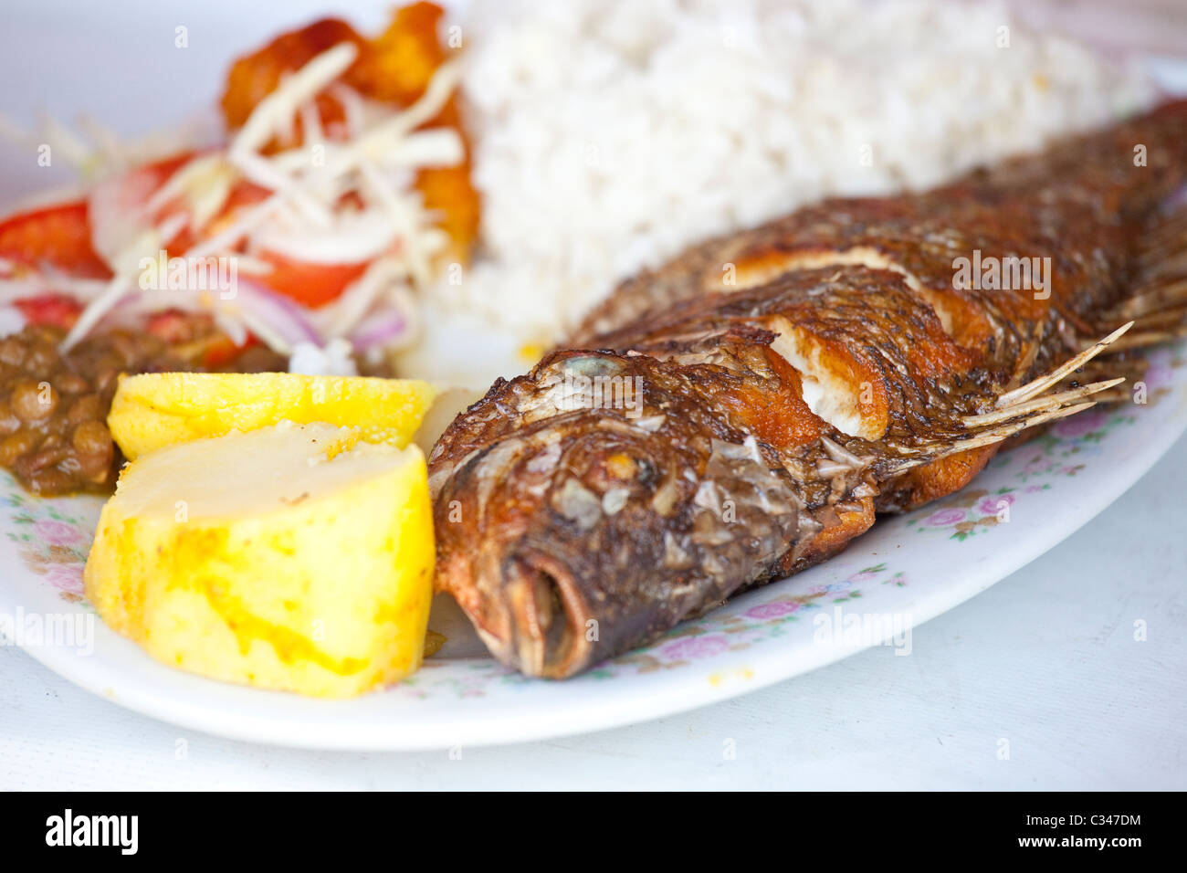 Fried fish, Barranquilla, Colombia Stock Photo - Alamy