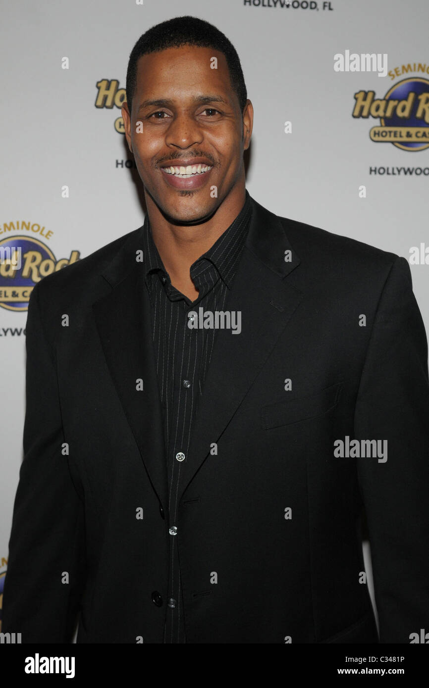 Former Washington Redskins Twan Russell The Classic! for Home Safe ...