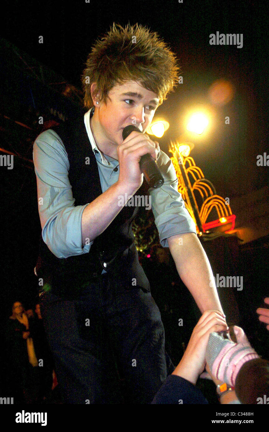 Eoghan Quigg The X Factor contestant performing a homecoming gig at ...