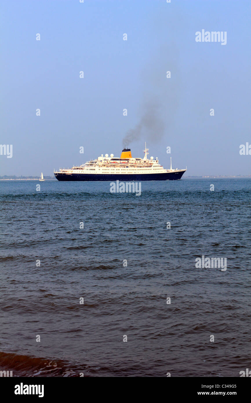 Saga Ruby cruise ship passing Calshot coastal village on Southampton ...