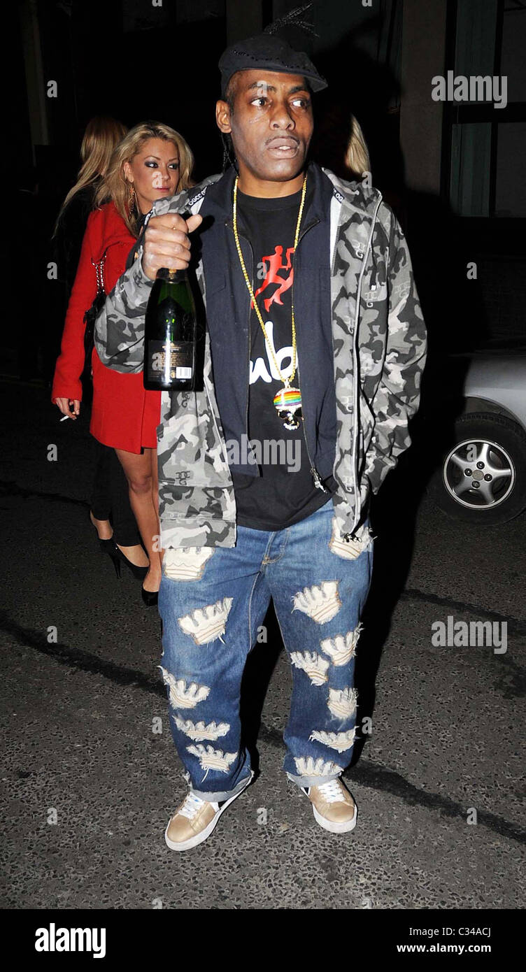 Coolio seen outside Club 21 drinking and chatting with friends. Dublin ...
